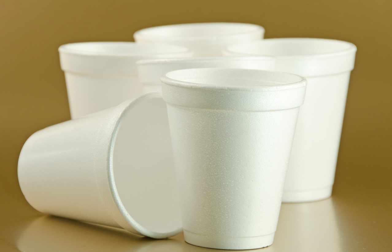 Qué beneficios ofrecen los vasos térmicos desechables para café
